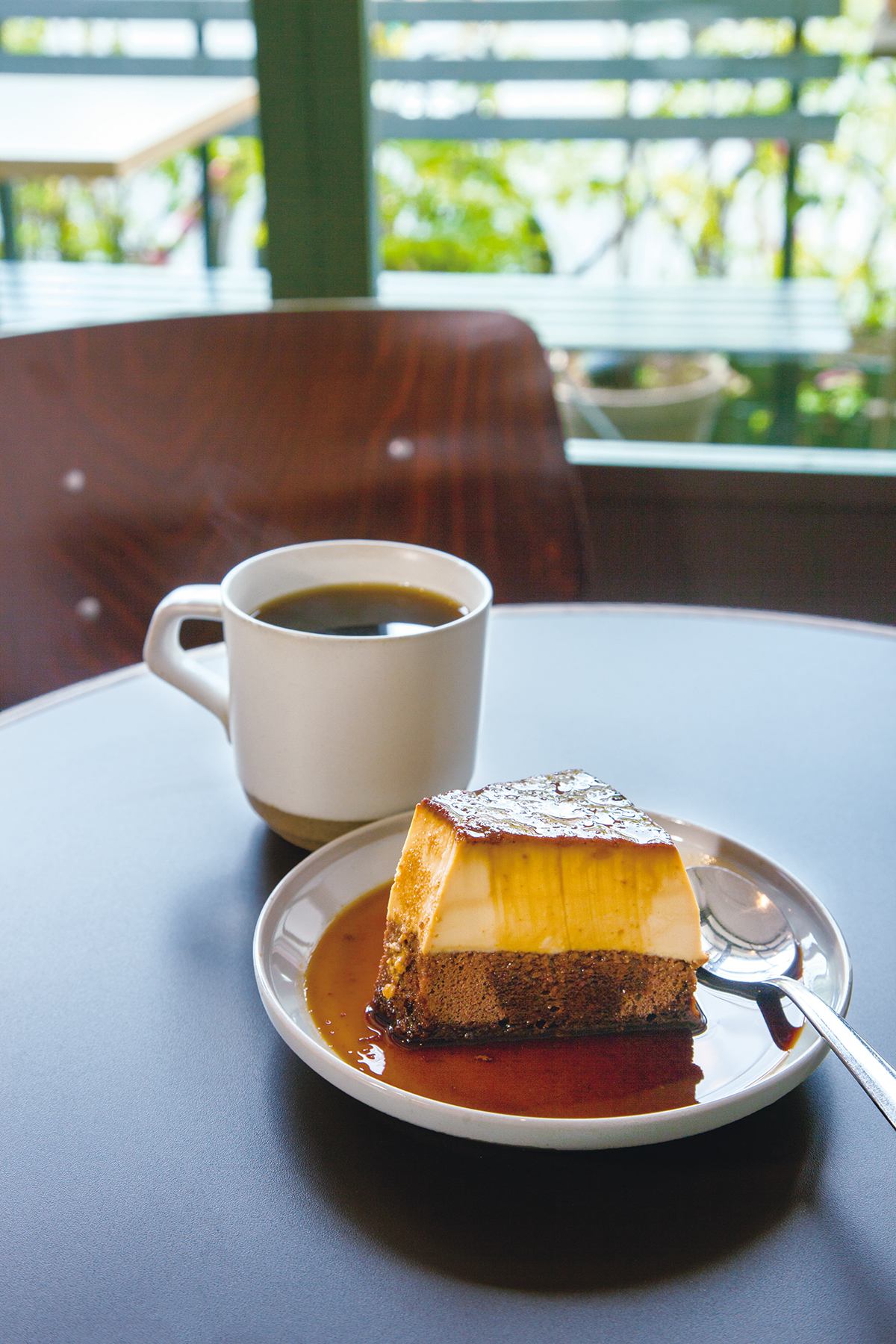 愛犬も一緒に過ごせる”プヂン”が人気のカフェ 東京・清澄白河『TOKAKU coffee＋（トカクコーヒー）』 - ライブドアニュース